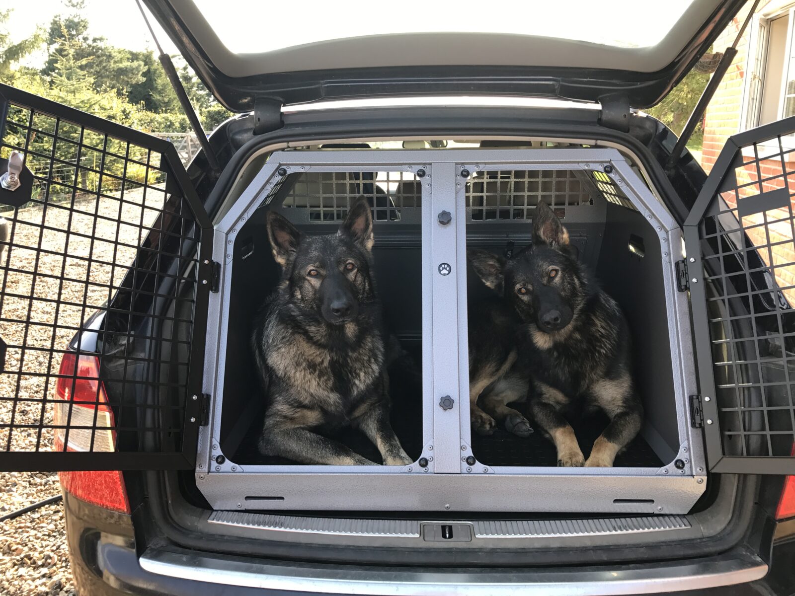 K9/C2 Audi, Mercedes, Mazda, BMW Car Dog Crate | TransK9