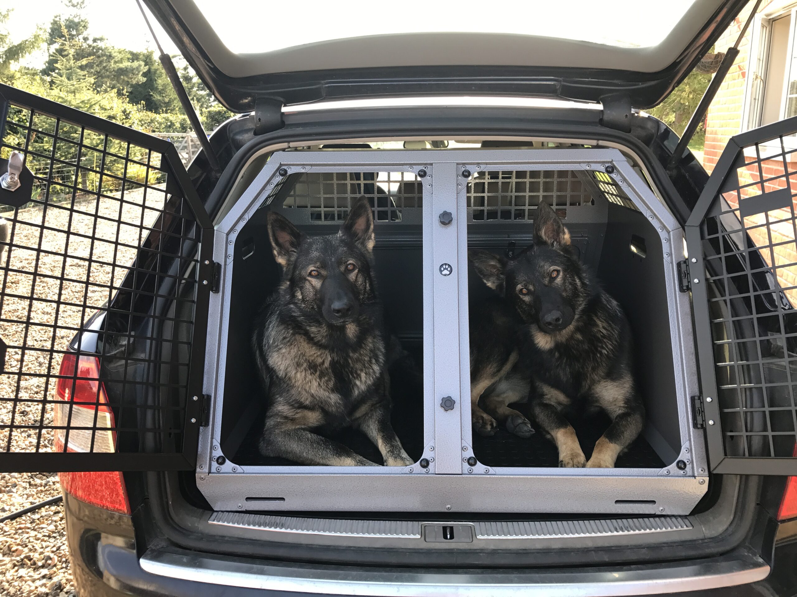 K9/C2 Audi, Mercedes, Mazda, BMW Car Dog Crate | TransK9