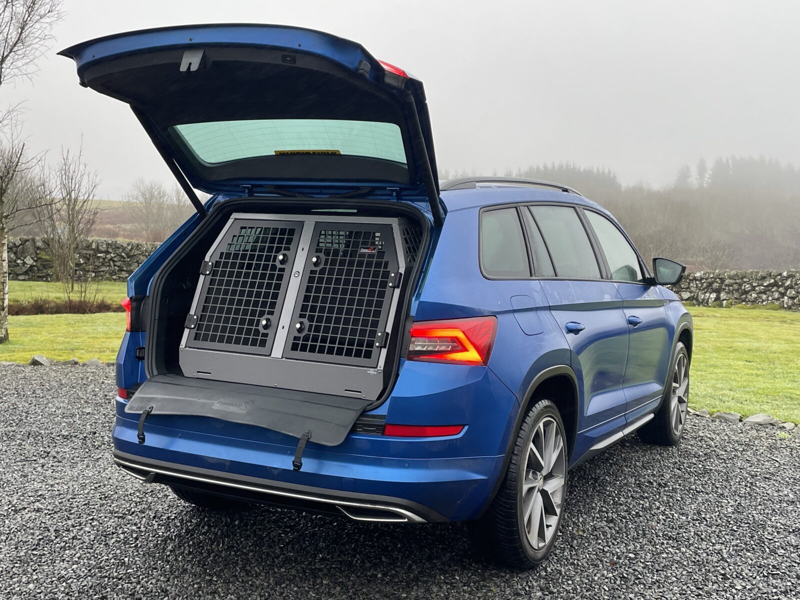 Car Dog Cages, Crates & Transit Boxes for Kodiaq 2017 – Present | TransK9