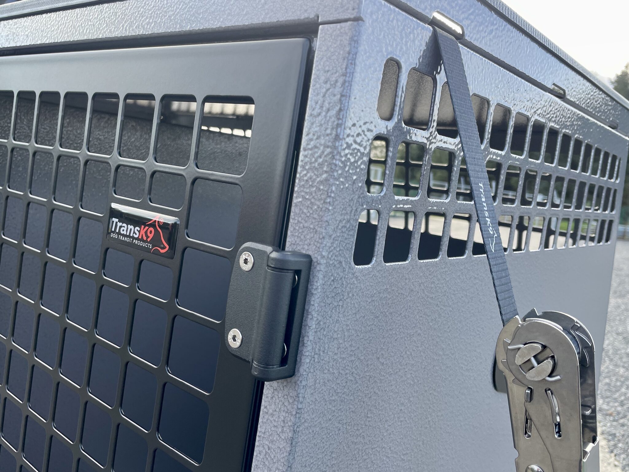 K9/C10 Car Dog Crate for Discovery 3 & 4, Various Vans | TransK9