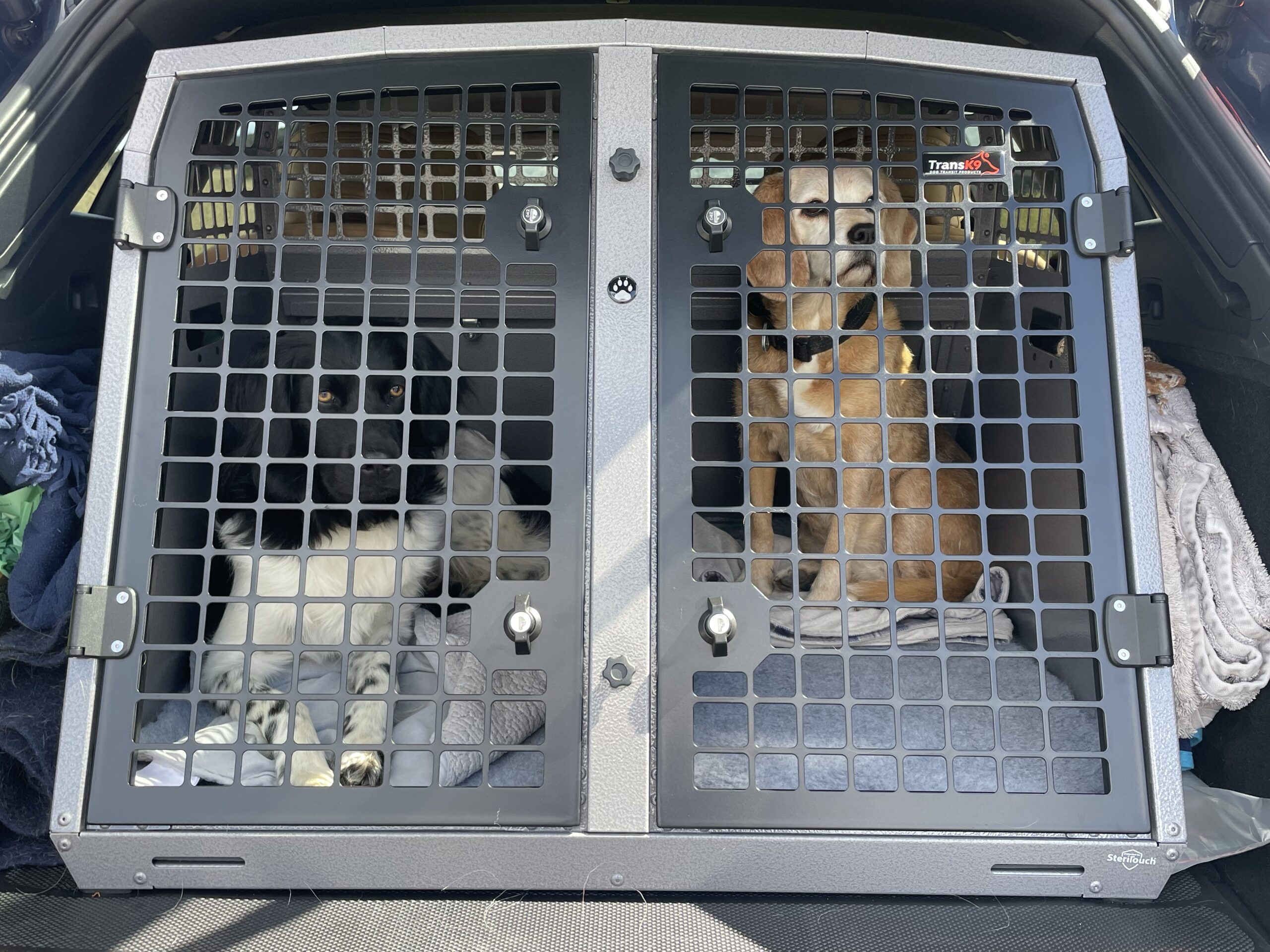 K9/C49 Car Dog Crate for Volvo XC40 Kia Sportage | TransK9