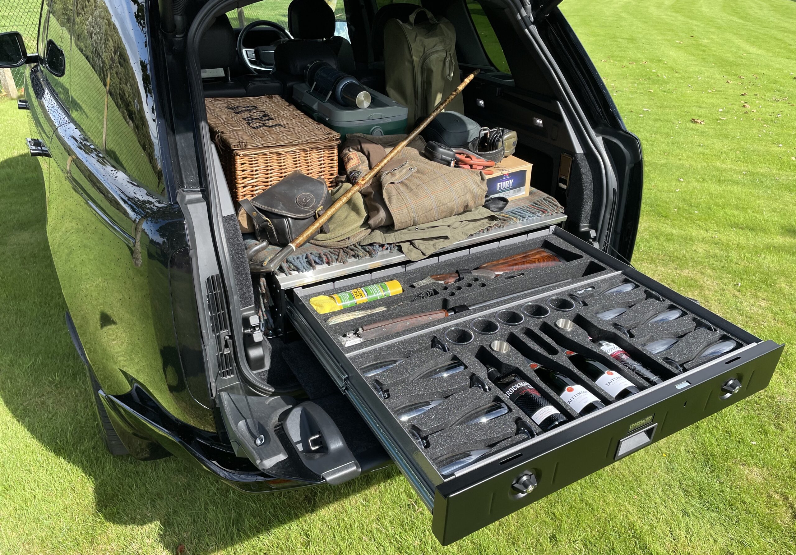 Secure drawer units for cars and dog cages | Land Rover, Range Rover