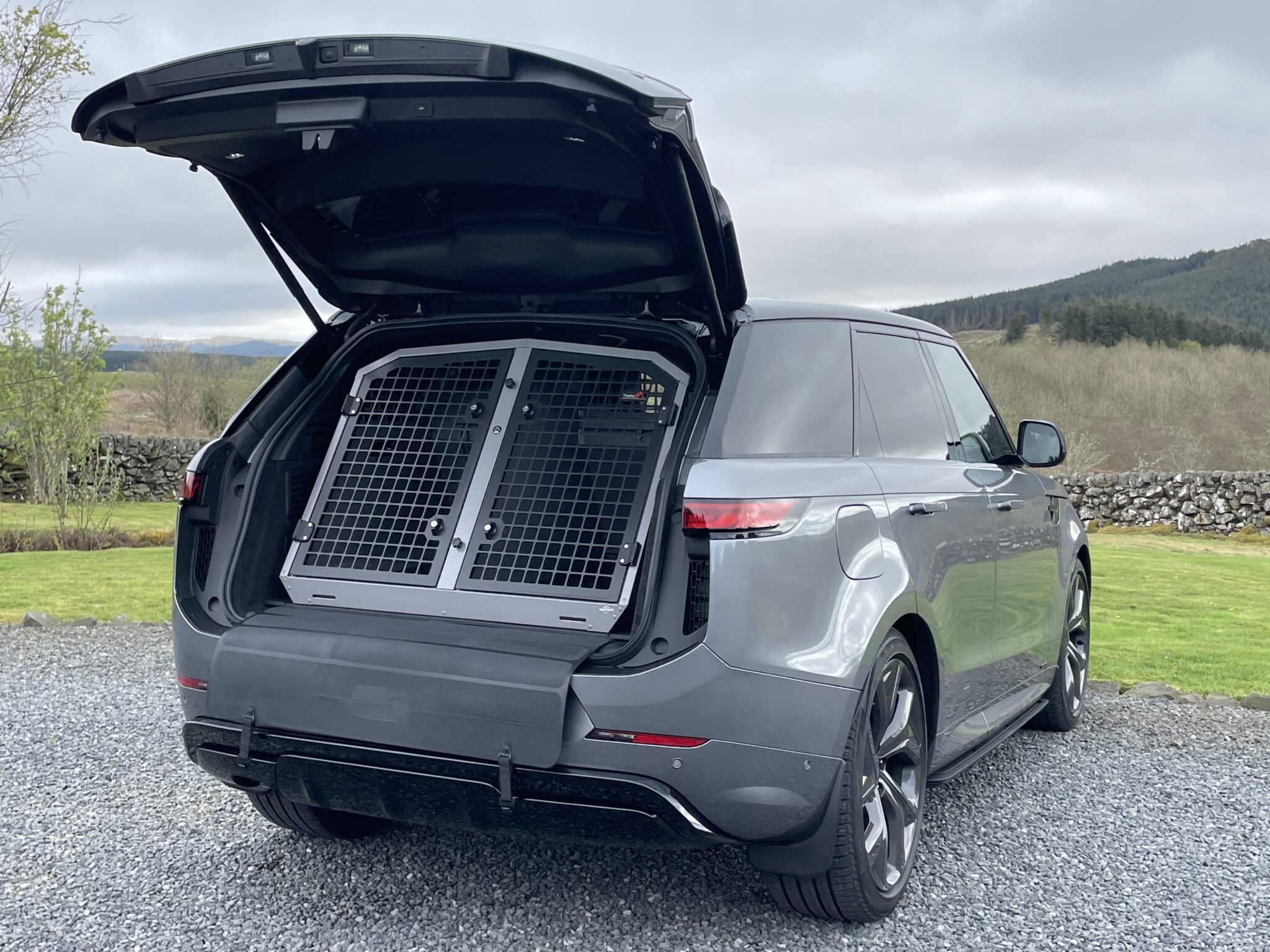 Car Dog Cages, Crates & Transit Boxes for L461 2022 – Present | TransK9