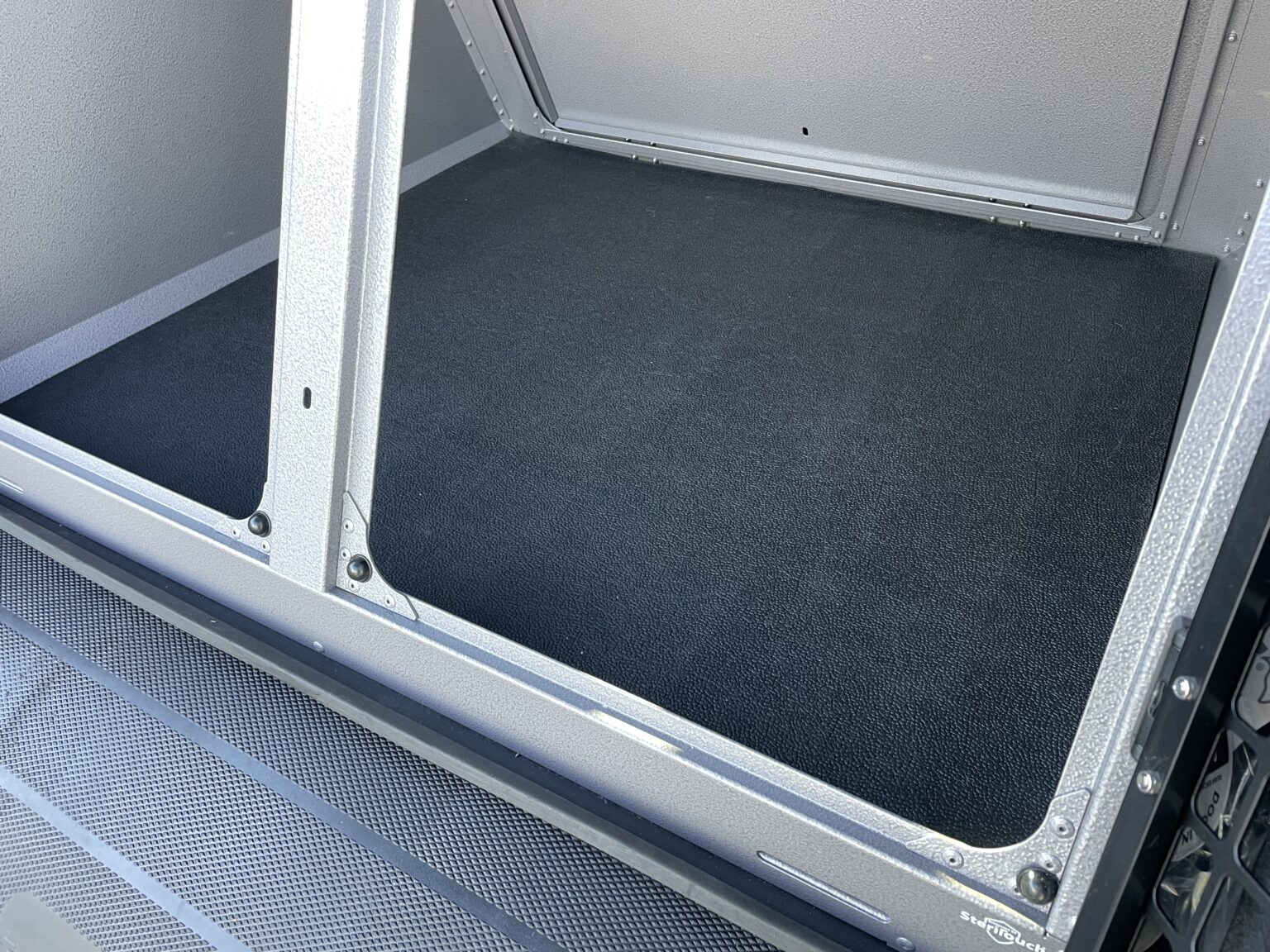 K9/C4 Car Dog Crate | Land Rover, Citroen and Peugeot | TransK9