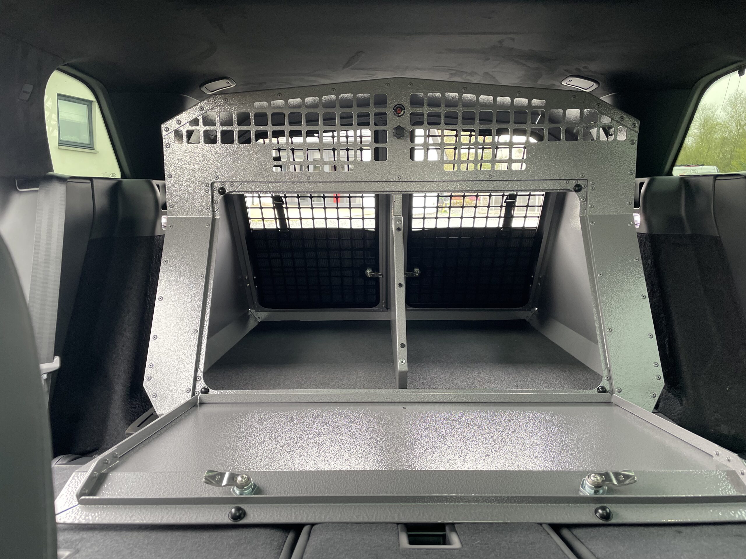 K9/C2 Double Dog Cage for Octavia Estate | TransK9